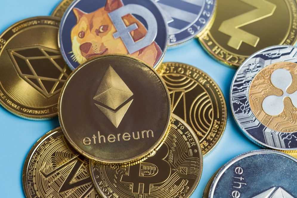 Cryptocurrency Vs. Stocks: Which is a Better Investment For Beginners?
